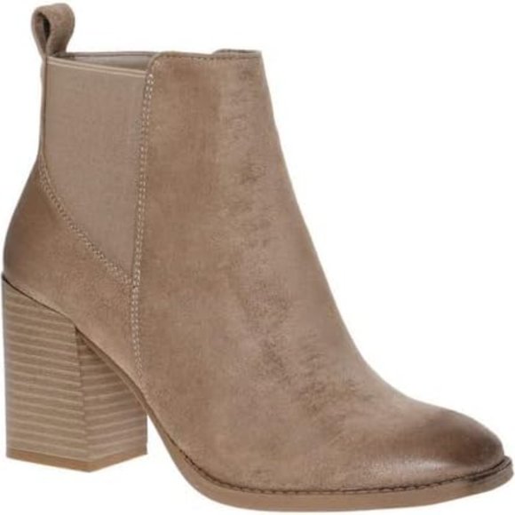 Pierre Dumas | Shoes | Nwt Pierre Dumas Cammy8 Faux Suede Ankle Bootie ...